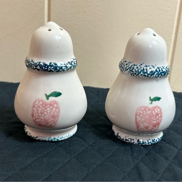 Dining | Vintage Salt And Pepper Shakers Country Sponge With Apples ...